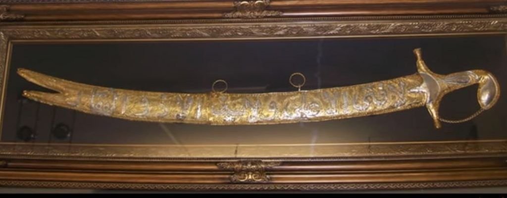 ️ ARMAS LEGENDARIAS ⬅️】Te Fascinará su Belleza